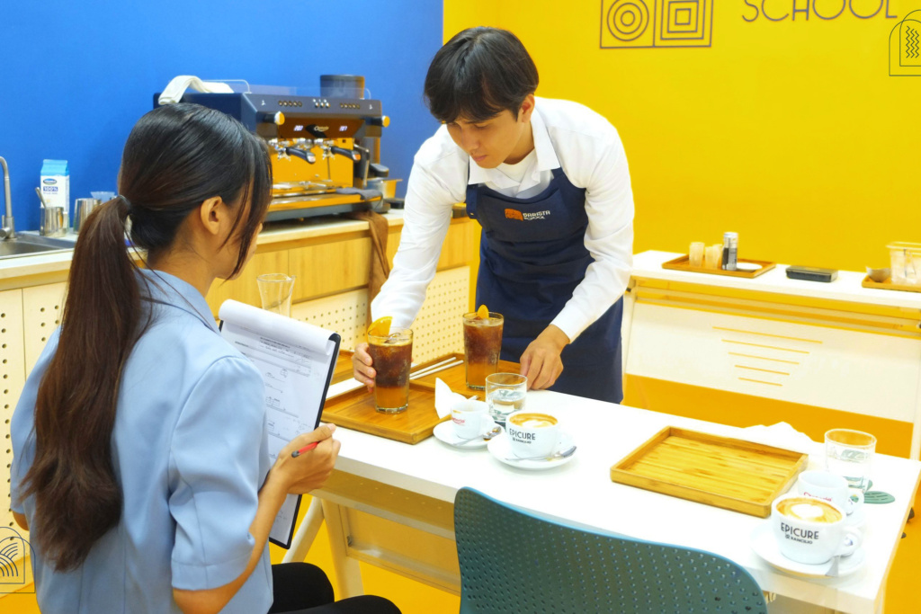 Nhân viên pha chế tiếng Anh là gì? Khoá học Barista quốc tế dành cho Du học sinh - Barista School